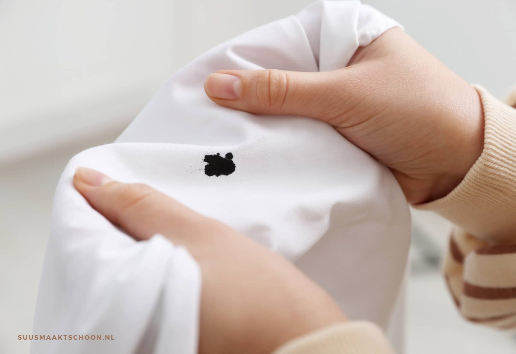 Hoe krijg je inktvlekken uit kleding? Met deze 5 tips lukt het